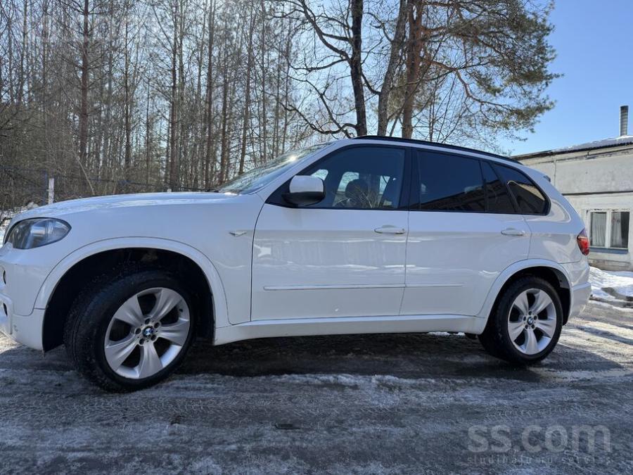 Белый БМВ Х5 2010 в Даугавпилс, объемом двигателя 3.00 л и пробегом 402 тыс. км за 9000 €, фото 3 на AUTOMOTO.COM.LV