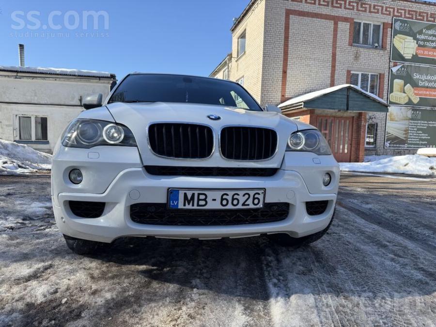 Белый БМВ Х5 2010 в Даугавпилс, объемом двигателя 3.00 л и пробегом 402 тыс. км за 9000 €, фото 8 на AUTOMOTO.COM.LV