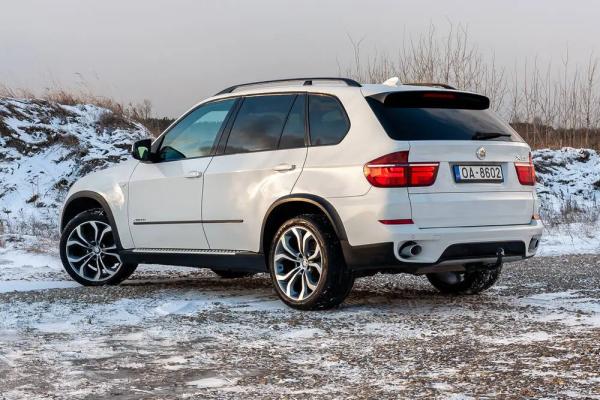 Balts BMW X5 2010 Rīga, ar dzinēja tilpumu 3.00 L un nobraukumu 260 tūkst. km par 11995 €, foto 2 vietnē AUTOMOTO.COM.LV