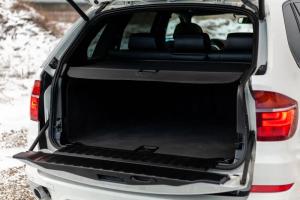 White BMW X5 2010 in Riga, with an engine capacity of 3.00 L and mileage of 260 thousand km for 11995 €, photo 10 on AUTOMOTO.COM.LV