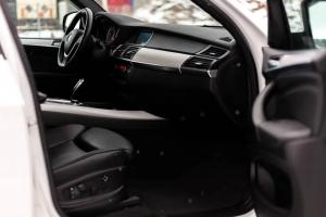 White BMW X5 2010 in Riga, with an engine capacity of 3.00 L and mileage of 260 thousand km for 11995 €, photo 20 on AUTOMOTO.COM.LV