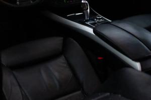 White BMW X5 2010 in Riga, with an engine capacity of 3.00 L and mileage of 260 thousand km for 11995 €, photo 25 on AUTOMOTO.COM.LV