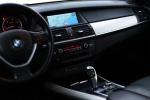 White BMW X5 2010 in Riga, with an engine capacity of 3.00 L and mileage of 260 thousand km for 11995 €, photo 27 on AUTOMOTO.COM.LV