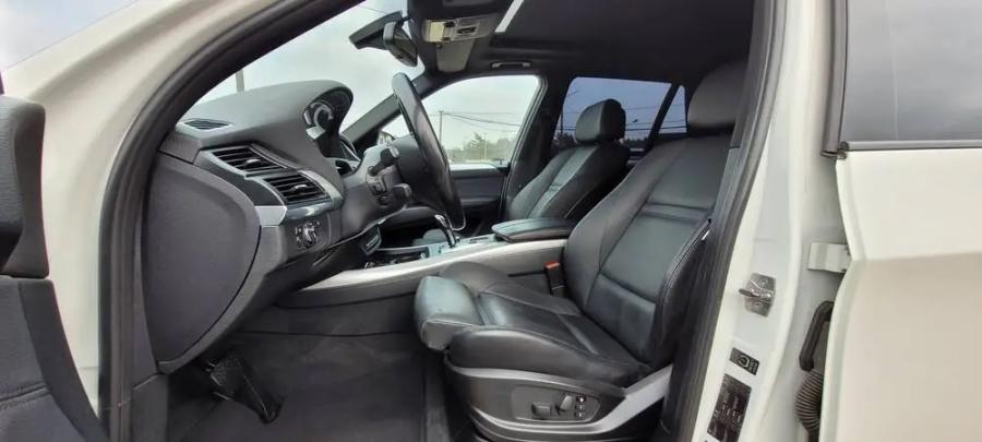 Balts BMW X5 2010 Rīga, ar dzinēja tilpumu 3.00 L un nobraukumu 289 tūkst. km par 13500 €, foto 19 vietnē AUTOMOTO.COM.LV