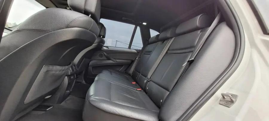 Balts BMW X5 2010 Rīga, ar dzinēja tilpumu 3.00 L un nobraukumu 289 tūkst. km par 13500 €, foto 22 vietnē AUTOMOTO.COM.LV