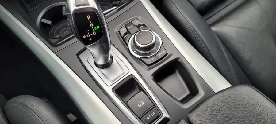 Balts BMW X5 2010 Rīga, ar dzinēja tilpumu 3.00 L un nobraukumu 289 tūkst. km par 13500 €, foto 27 vietnē AUTOMOTO.COM.LV