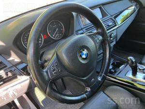 White BMW X5 2010 in Dobele, with an engine capacity of 3.00 L and mileage of 326 thousand km for 5990 €, photo 13 on AUTOMOTO.COM.LV