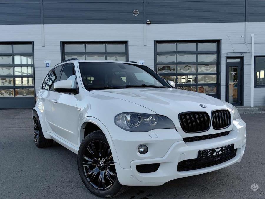 White BMW X5 2010 in Kaunas, with an engine capacity of 3.00 L and mileage of 354 thousand km for 7800 €, photo 3 on AUTOMOTO.COM.LV