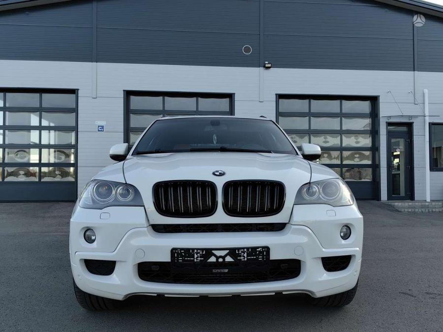 White BMW X5 2010 in Kaunas, with an engine capacity of 3.00 L and mileage of 354 thousand km for 7800 €, photo 5 on AUTOMOTO.COM.LV