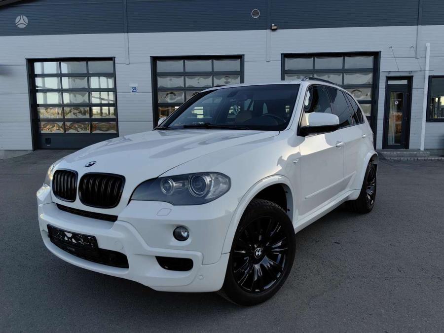 White BMW X5 2010 in Kaunas, with an engine capacity of 3.00 L and mileage of 354 thousand km for 7800 €, photo 7 on AUTOMOTO.COM.LV
