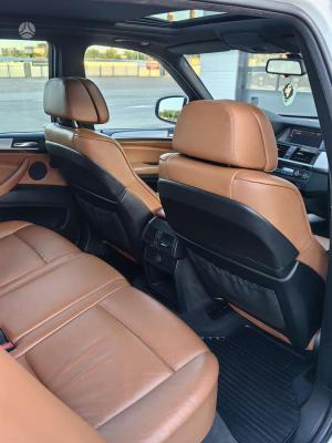 White BMW X5 2010 in Kaunas, with an engine capacity of 3.00 L and mileage of 354 thousand km for 7800 €, photo 14 on AUTOMOTO.COM.LV