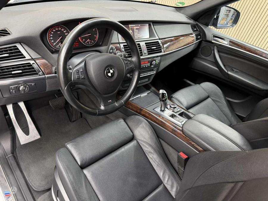 Balts BMW X5 2010 Marijampole, ar dzinēja tilpumu 2.99 L un nobraukumu 240 tūkst. km par 10800 €, foto 3 vietnē AUTOMOTO.COM.LV