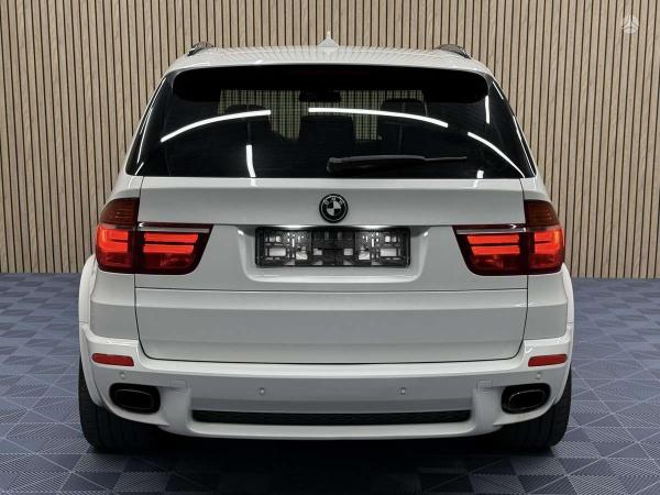 White BMW X5 2010 in Marijampole, with an engine capacity of 2.99 L and mileage of 240 thousand km for 10800 €, photo 7 on AUTOMOTO.COM.LV