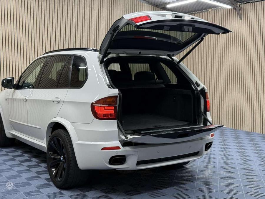 Balts BMW X5 2010 Marijampole, ar dzinēja tilpumu 2.99 L un nobraukumu 240 tūkst. km par 10800 €, foto 13 vietnē AUTOMOTO.COM.LV