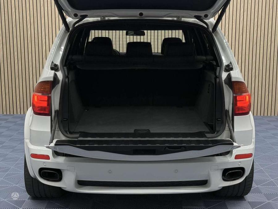 Balts BMW X5 2010 Marijampole, ar dzinēja tilpumu 2.99 L un nobraukumu 240 tūkst. km par 10800 €, foto 14 vietnē AUTOMOTO.COM.LV