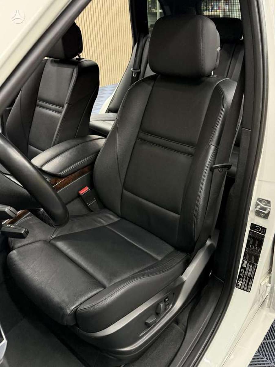 Balts BMW X5 2010 Marijampole, ar dzinēja tilpumu 2.99 L un nobraukumu 240 tūkst. km par 10800 €, foto 18 vietnē AUTOMOTO.COM.LV