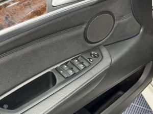 Balts BMW X5 2010 Marijampole, ar dzinēja tilpumu 2.99 L un nobraukumu 240 tūkst. km par 10800 €, foto 23 vietnē AUTOMOTO.COM.LV