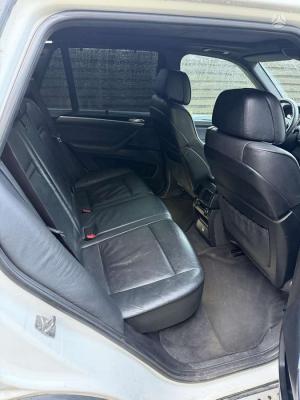 Balts BMW X5 2010 Klaipėda, ar dzinēja tilpumu 2.99 L un nobraukumu 358 tūkst. km par 11400 €, foto 13 vietnē AUTOMOTO.COM.LV