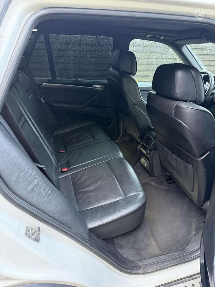 Balts BMW X5 2010 Klaipėda, ar dzinēja tilpumu 2.99 L un nobraukumu 358 tūkst. km par 11400 €, foto 13 vietnē AUTOMOTO.COM.LV