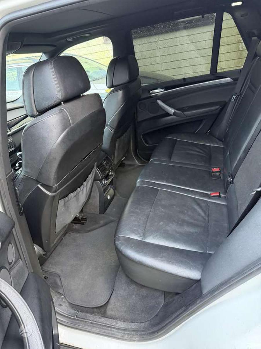 Balts BMW X5 2010 Klaipėda, ar dzinēja tilpumu 2.99 L un nobraukumu 358 tūkst. km par 11400 €, foto 16 vietnē AUTOMOTO.COM.LV
