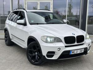 White BMW X5 2010 in Vilnius, with an engine capacity of 3.00 L and mileage of 278 thousand km for 10000 €, photo  on AUTOMOTO.COM.LV