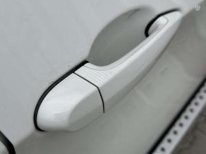 White BMW X5 2010 in Vilnius, with an engine capacity of 3.00 L and mileage of 278 thousand km for 10000 €, photo 8 on AUTOMOTO.COM.LV