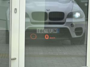 White BMW X5 2010 in Vilnius, with an engine capacity of 3.00 L and mileage of 278 thousand km for 10000 €, photo 18 on AUTOMOTO.COM.LV