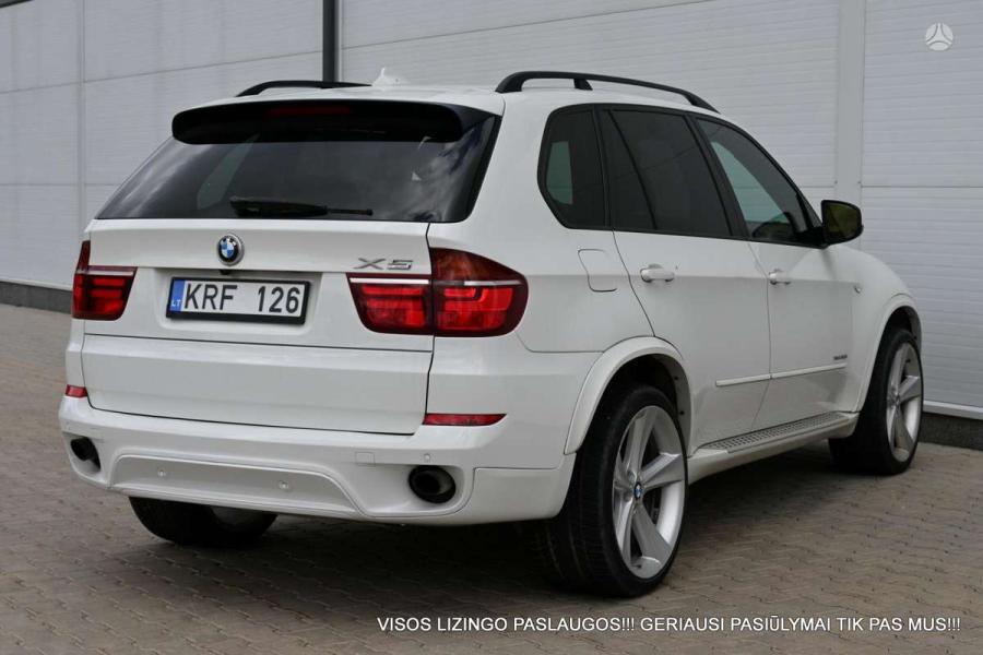 White BMW X5 2010 in Kretinga, with an engine capacity of 2.99 L and mileage of 347 thousand km for 8499 €, photo 8 on AUTOMOTO.COM.LV