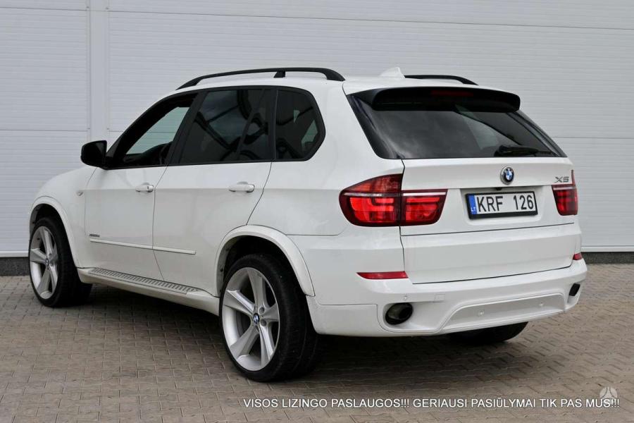 White BMW X5 2010 in Kretinga, with an engine capacity of 2.99 L and mileage of 347 thousand km for 8499 €, photo 10 on AUTOMOTO.COM.LV