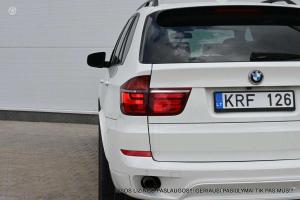 White BMW X5 2010 in Kretinga, with an engine capacity of 2.99 L and mileage of 347 thousand km for 8499 €, photo 11 on AUTOMOTO.COM.LV