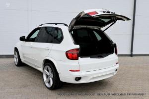 White BMW X5 2010 in Kretinga, with an engine capacity of 2.99 L and mileage of 347 thousand km for 8499 €, photo 12 on AUTOMOTO.COM.LV