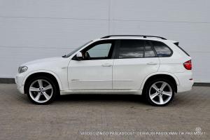 White BMW X5 2010 in Kretinga, with an engine capacity of 2.99 L and mileage of 347 thousand km for 8499 €, photo 13 on AUTOMOTO.COM.LV