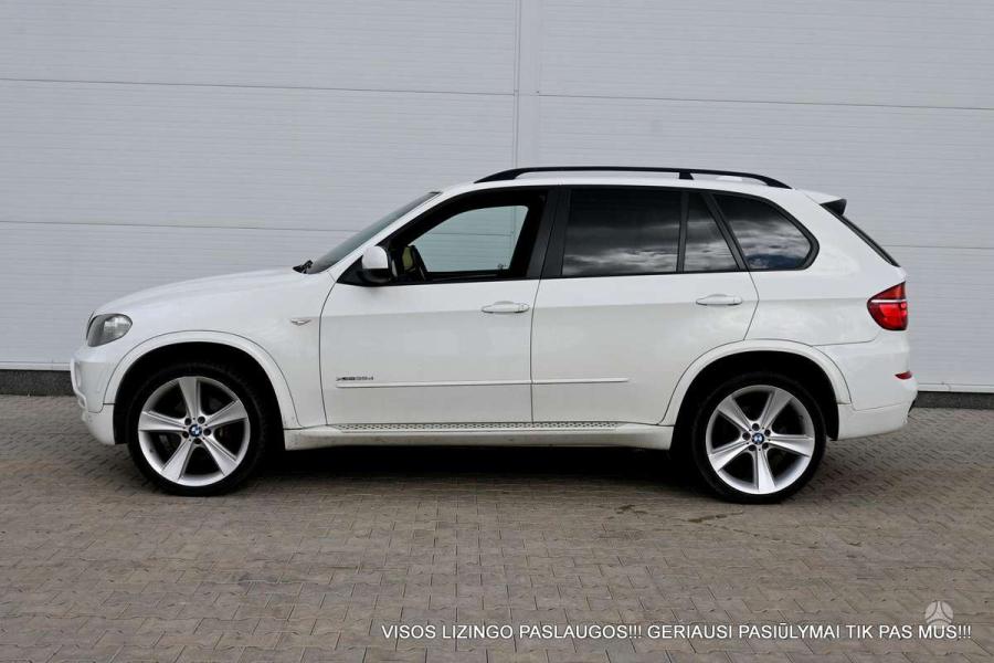 White BMW X5 2010 in Kretinga, with an engine capacity of 2.99 L and mileage of 347 thousand km for 8499 €, photo 13 on AUTOMOTO.COM.LV
