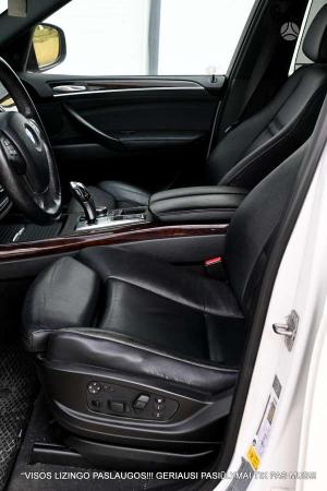White BMW X5 2010 in Kretinga, with an engine capacity of 2.99 L and mileage of 347 thousand km for 8499 €, photo 19 on AUTOMOTO.COM.LV