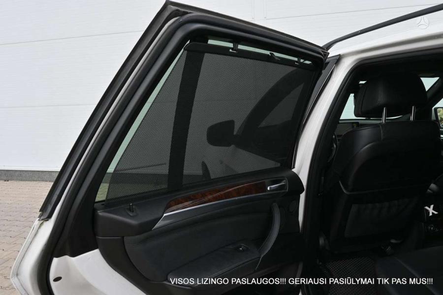 White BMW X5 2010 in Kretinga, with an engine capacity of 2.99 L and mileage of 347 thousand km for 8499 €, photo 26 on AUTOMOTO.COM.LV