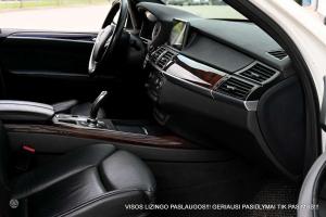 White BMW X5 2010 in Kretinga, with an engine capacity of 2.99 L and mileage of 347 thousand km for 8499 €, photo 27 on AUTOMOTO.COM.LV