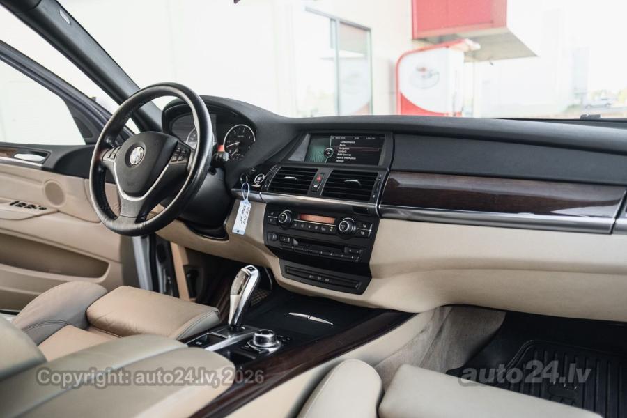 Balts BMW X5 2010 Tallina, ar dzinēja tilpumu 3.00 L un nobraukumu 262 tūkst. km par 9999 €, foto 10 vietnē AUTOMOTO.COM.LV
