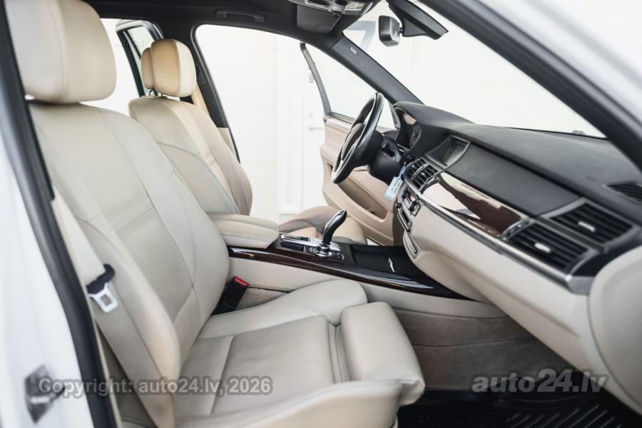 Balts BMW X5 2010 Tallina, ar dzinēja tilpumu 3.00 L un nobraukumu 262 tūkst. km par 9999 €, foto 11 vietnē AUTOMOTO.COM.LV