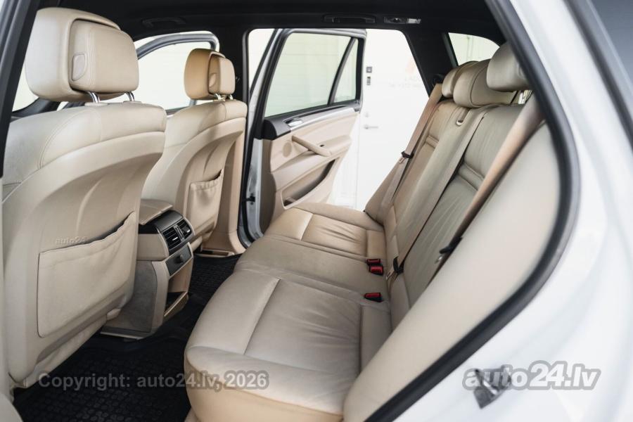 Balts BMW X5 2010 Tallina, ar dzinēja tilpumu 3.00 L un nobraukumu 262 tūkst. km par 9999 €, foto 15 vietnē AUTOMOTO.COM.LV