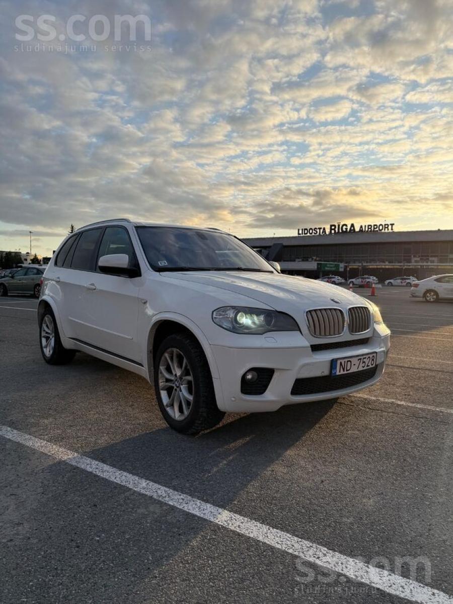 White BMW X5 2010 in Riga, with an engine capacity of 3.00 L and mileage of 416 thousand km for 8200 €, photo 1 on AUTOMOTO.COM.LV