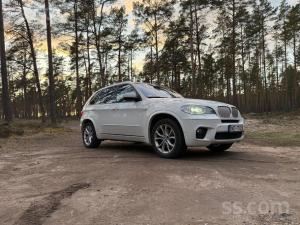 White BMW X5 2010 in Riga, with an engine capacity of 3.00 L and mileage of 416 thousand km for 8200 €, photo 4 on AUTOMOTO.COM.LV