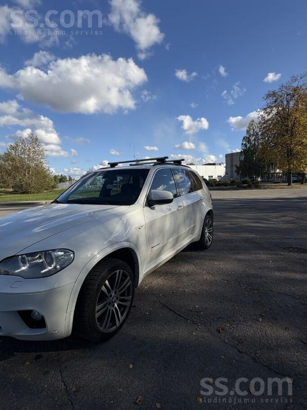 Balts BMW X5 2010 Rīga, ar dzinēja tilpumu 3.00 L un nobraukumu 285 tūkst. km par 10500 €, foto 1 vietnē AUTOMOTO.COM.LV