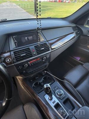 Balts BMW X5 2010 Rīga, ar dzinēja tilpumu 3.00 L un nobraukumu 285 tūkst. km par 10500 €, foto 13 vietnē AUTOMOTO.COM.LV