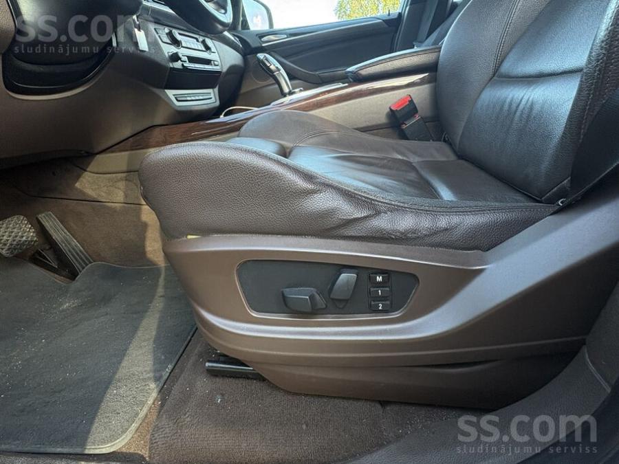 Balts BMW X5 2010 Rīga, ar dzinēja tilpumu 3.00 L un nobraukumu 285 tūkst. km par 10500 €, foto 14 vietnē AUTOMOTO.COM.LV