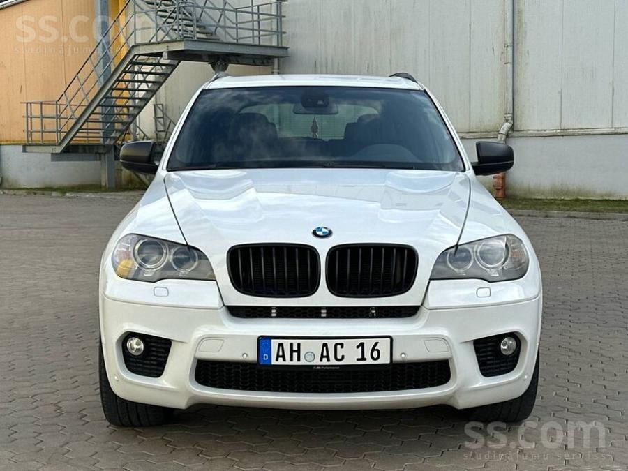 White BMW X5 2011 in Riga, with an engine capacity of 3.00 L and mileage of 0 thousand km for 9900 €, photo 6 on AUTOMOTO.COM.LV
