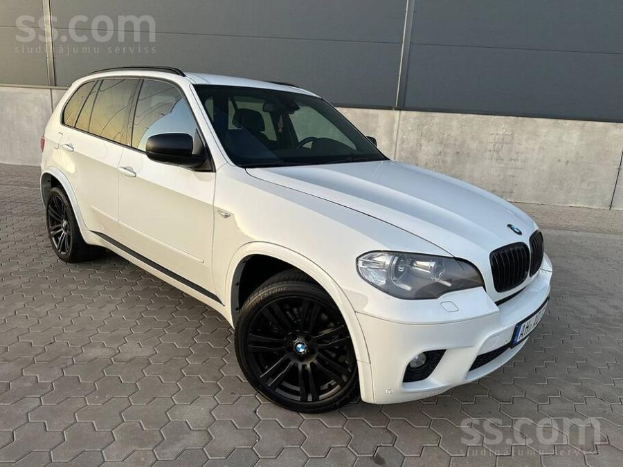 White BMW X5 2011 in Riga, with an engine capacity of 3.00 L and mileage of 0 thousand km for 9900 €, photo 8 on AUTOMOTO.COM.LV