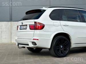 White BMW X5 2011 in Riga, with an engine capacity of 3.00 L and mileage of 0 thousand km for 9900 €, photo 10 on AUTOMOTO.COM.LV