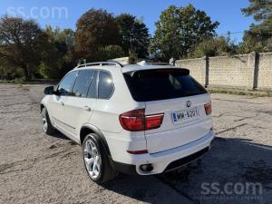 White BMW X5 2011 in Liepaja, with an engine capacity of 3.00 L and mileage of 191 thousand km for 13700 €, photo 3 on AUTOMOTO.COM.LV