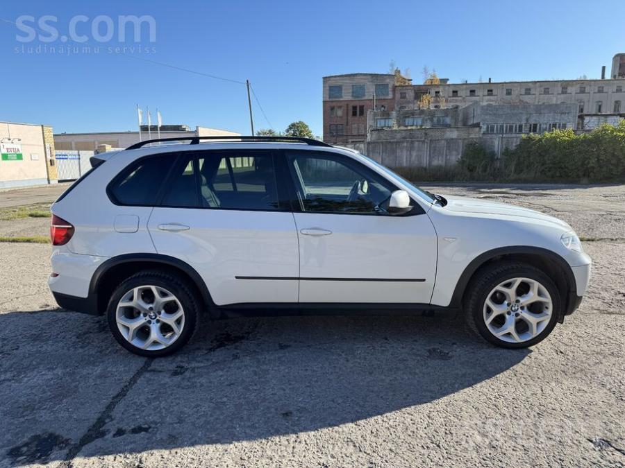 White BMW X5 2011 in Liepaja, with an engine capacity of 3.00 L and mileage of 191 thousand km for 13700 €, photo 6 on AUTOMOTO.COM.LV