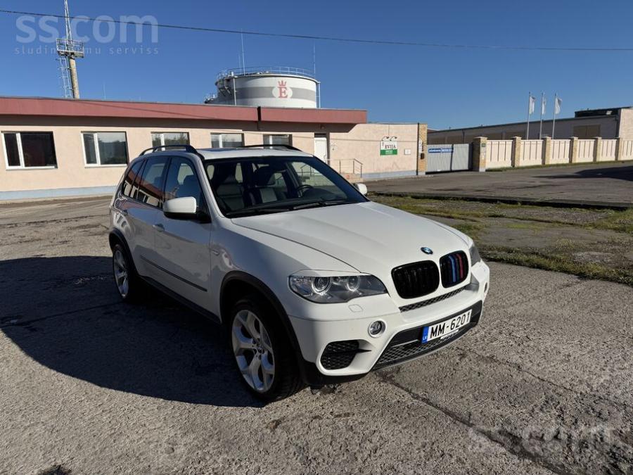 White BMW X5 2011 in Liepaja, with an engine capacity of 3.00 L and mileage of 191 thousand km for 13700 €, photo 35 on AUTOMOTO.COM.LV